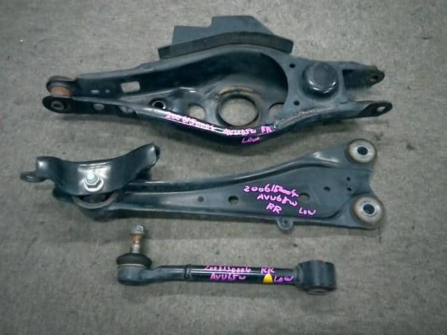 [Used]Rear Right Lower Control Arm TOYOTA Harrier 2015 DAA-AVU65W ...
