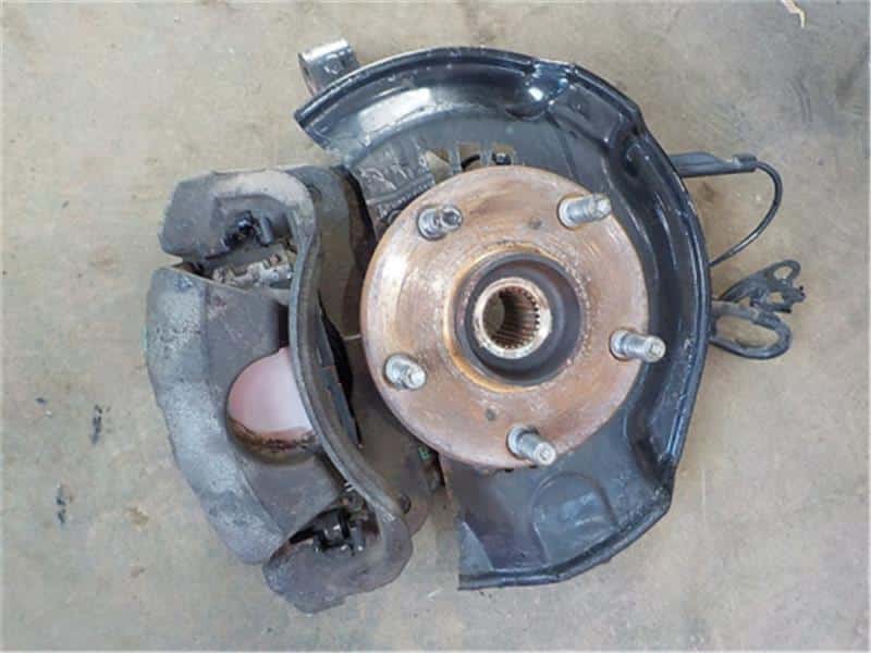 [Used]Front Left Knuckle Hub Assembly TOYOTA Noah 2015 DBA-ZRR85W - BE ...
