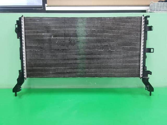 [Used]Radiator Renault Samsung 2016 214102583R - BE FORWARD Auto Parts