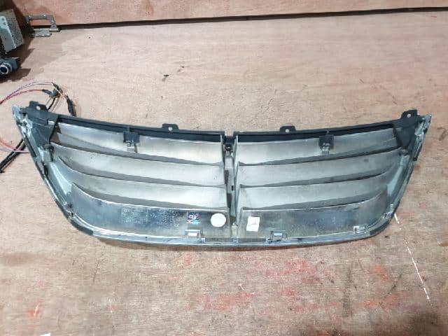 [Used]Radiator Grille HYUNDAI Genesis 2009 86351-3M110 - BE FORWARD ...