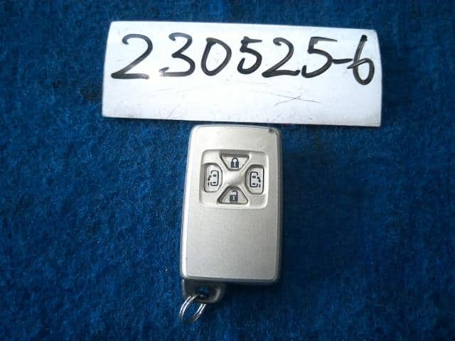 [Used]Keyless Entry Remote Control Key TOYOTA Voxy 2010 DBA-ZRR75W - BE ...
