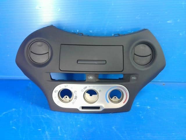 [Used]Instrument Panel TOYOTA Vitz 2004 CBA-SCP10 - BE FORWARD Auto Parts