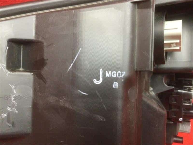 [Used]Right Headlight HONDA Fit 2021 6BA-GR1 33100TZAJ21 - BE FORWARD ...