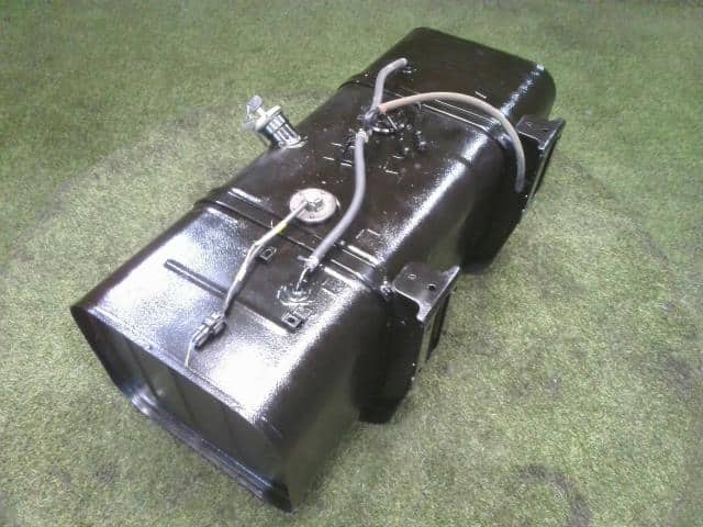 [Used]Fuel Tank TOYOTA Dyna 2004 PB-XZU401 7700137221 - BE FORWARD Auto ...
