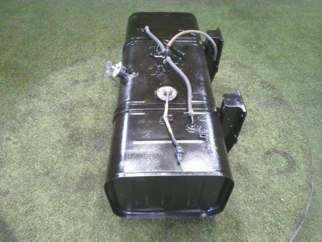 [Used]Fuel Tank TOYOTA Dyna 2004 PB-XZU401 7700137221 - BE FORWARD Auto ...