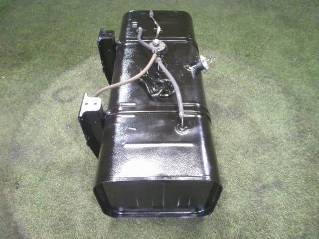[Used]Fuel Tank TOYOTA Dyna 2004 PB-XZU401 7700137221 - BE FORWARD Auto ...