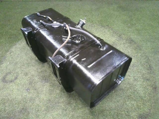 [Used]Fuel Tank TOYOTA Dyna 2004 PB-XZU401 7700137221 - BE FORWARD Auto ...