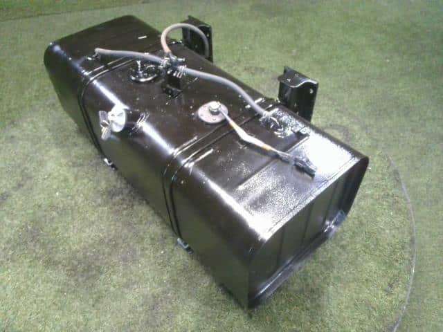 [Used]Fuel Tank TOYOTA Dyna 2004 PB-XZU401 7700137221 - BE FORWARD Auto ...