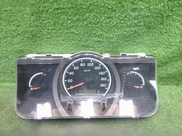 [Used]Speedometer TOYOTA Hiace 2005 CBF-TRH200K 8380026A10 - BE FORWARD ...