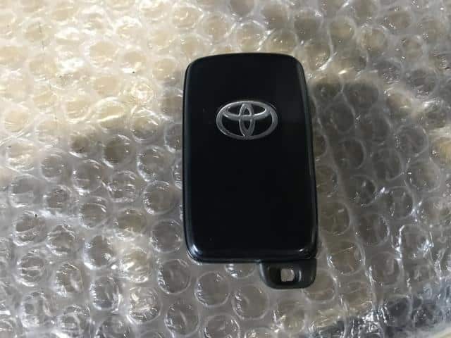 [Used]Keyless Entry Remote Control Key TOYOTA Aqua 2013 DAA-NHP10 ...
