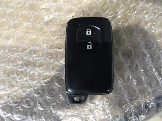 [Used]Keyless Entry Remote Control Key TOYOTA Aqua 2013 DAA-NHP10 ...