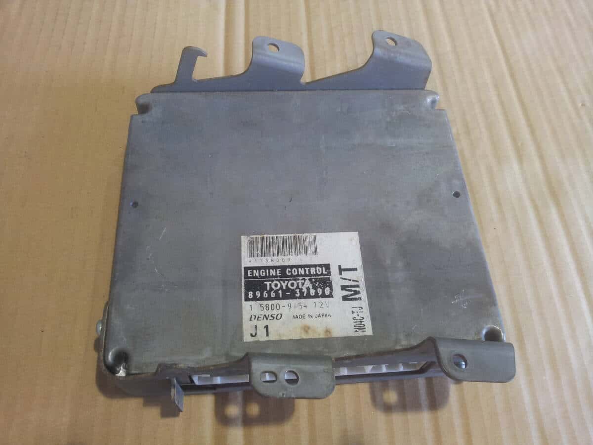 [Used]Engine Control Unit / ECU Hino dutoro Toyota dyna 89661-37690 R6 ...