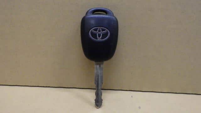 [Used]Keyless Entry Remote Control Key TOYOTA Voxy 2018 DBA-ZRR85G - BE ...