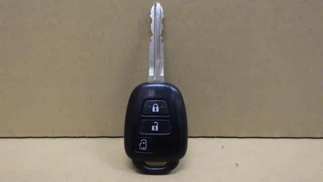 [Used]Keyless Entry Remote Control Key TOYOTA Voxy 2018 DBA-ZRR85G - BE ...