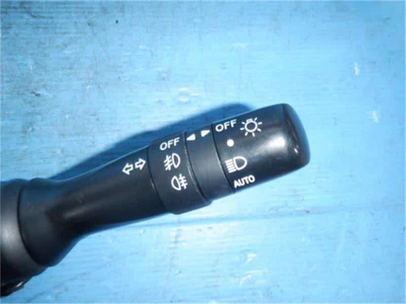[Used]Switch TOYOTA Harrier 2005 DAA-MHU38W 8414048060 - BE FORWARD ...