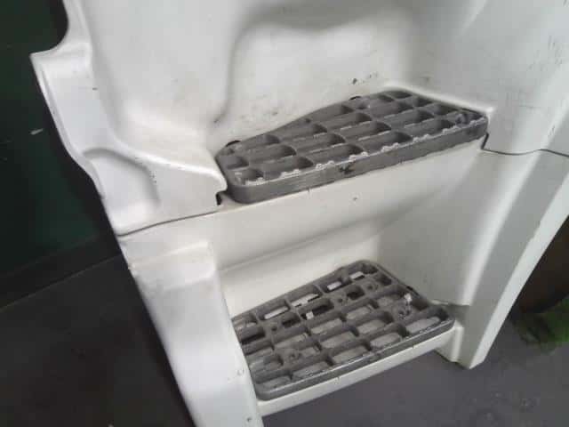 [Used]Left Side Step HINO Hino tractor 2001 LKG-SH1EDAG 51772E0020 - BE ...