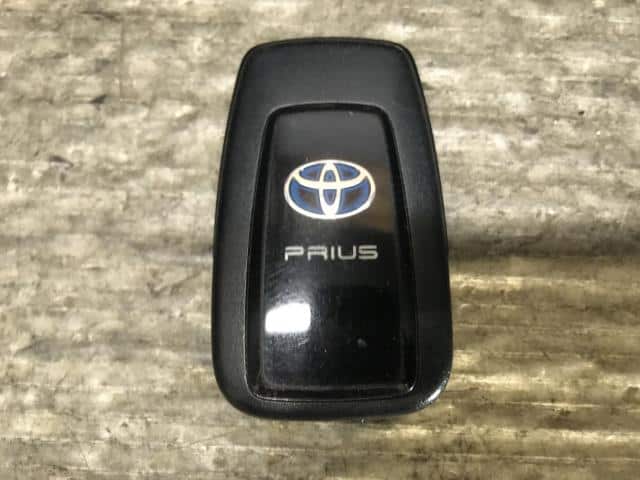 [Used]Keyless Entry Remote Control Key TOYOTA Prius 2016 DAA-ZVW50 ...