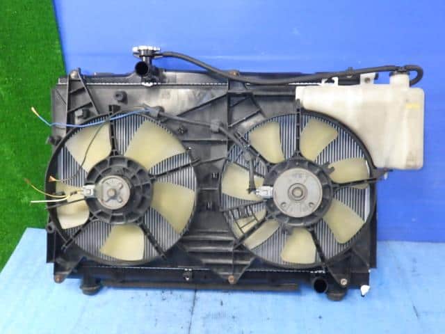 [Used]Radiator TOYOTA Ipsum 2003 TA-ACM21W - BE FORWARD Auto Parts