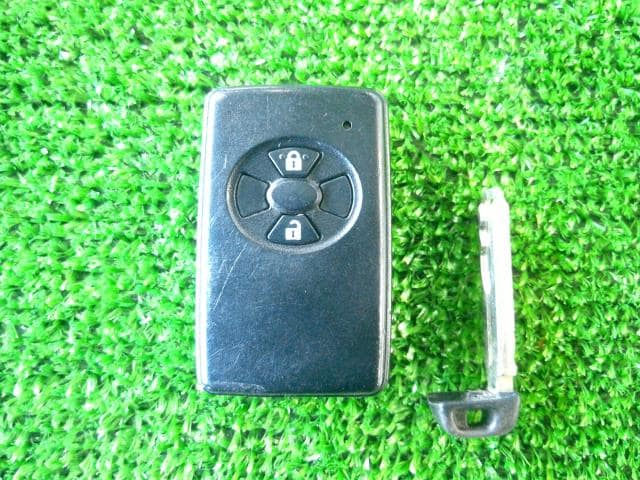 [Used]Keyless Entry Remote Control Key TOYOTA Corolla Rumion 2009 DBA ...