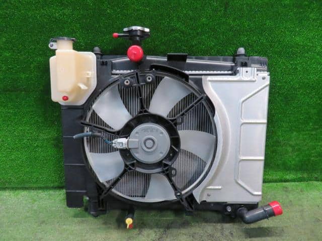 [Used]Radiator TOYOTA Vitz 2013 DBA-NSP130 1640047090 - BE FORWARD Auto ...