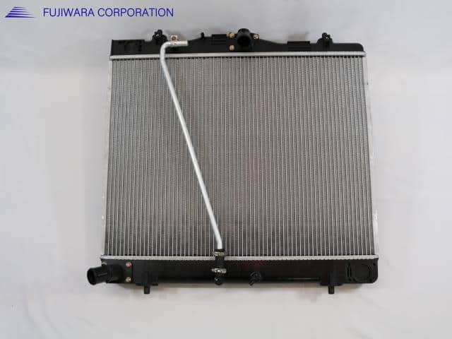 [New]Radiator TOYOTA Hiace 2004 CBF-TRH200V 1640075471 - BE FORWARD ...