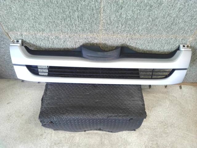 [Used]Radiator Grille TOYOTA Hiace 2007 ADF-KDH201V 5311126430 - BE ...