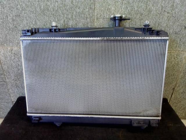 [Used]Radiator TOYOTA Sienta 2019 DBA-NSP170G 1640047110 - BE FORWARD ...