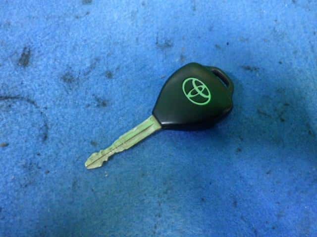 [Used]Keyless Entry Remote Control Key TOYOTA Hiace 2011 CBA-TRH219W ...