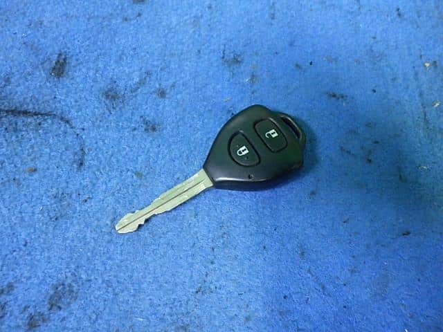[Used]Keyless Entry Remote Control Key TOYOTA Hiace 2011 CBA-TRH219W ...