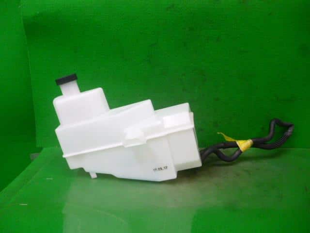 [Used]Coolant Tank NISSAN X-Trail 2016 DBA-NT32 217114BB0B - BE FORWARD ...