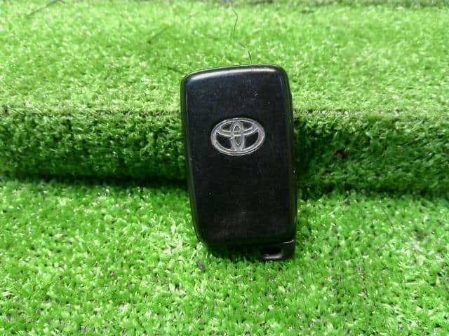 [Used]Keyless Entry Remote Control Key TOYOTA Corolla Fielder 2012 DBA ...