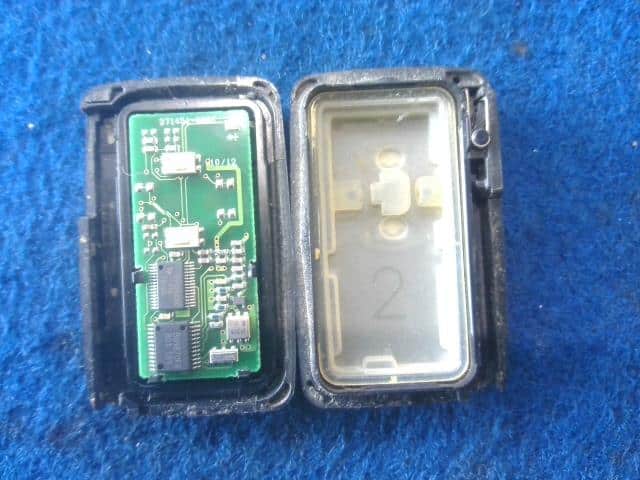 [ebay][Used]Keyless Entry Remote Control Key TOYOTA Vitz 2008 DBA-SCP90 ...
