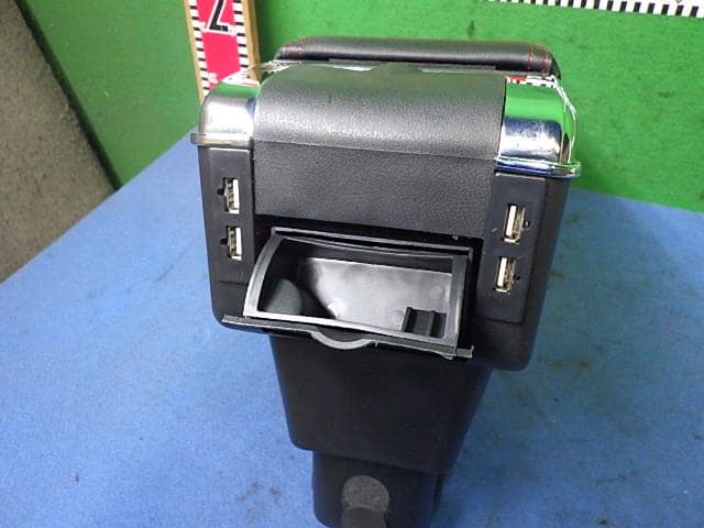 [Used]Console Box SUZUKI Swift 2022 4BA-ZC33S - BE FORWARD Auto Parts