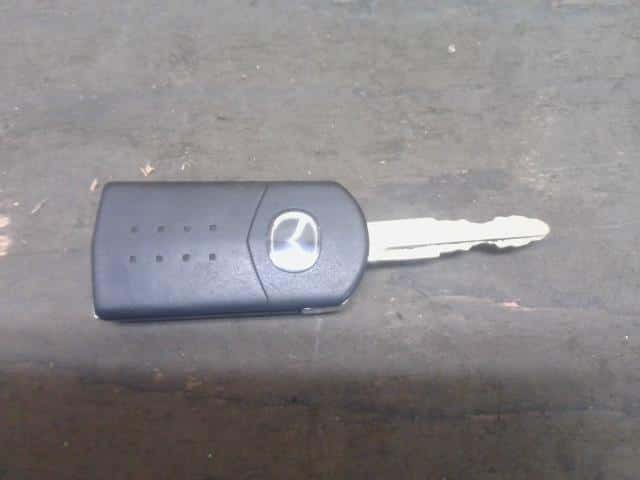 [Used]Keyless Entry Remote Control Key MAZDA Demio 2005 DBA-DY3W - BE ...