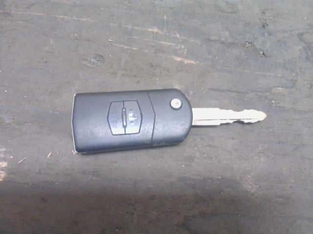 [Used]Keyless Entry Remote Control Key MAZDA Demio 2005 DBA-DY3W - BE ...