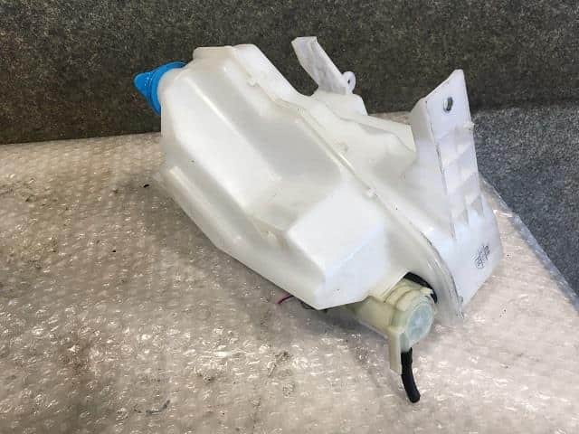 [Used]Windshield Washer Tank SUZUKI Carry 2015 EBD-DA16T - BE FORWARD ...