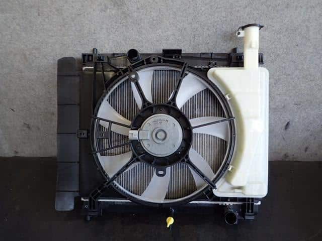 [Used]Radiator TOYOTA Sienta 2017 DBA-NCP175G 1640021270 - BE FORWARD ...