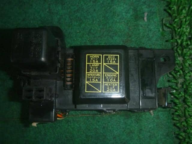 [Used]Fuse Box DAIHATSU Hijet 1991 M-S83P 8260087528000 - BE FORWARD ...