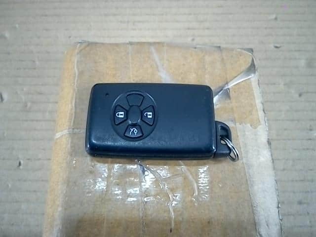 [Used]Keyless Entry Remote Control Key TOYOTA Corolla Axio 2008 DBA ...