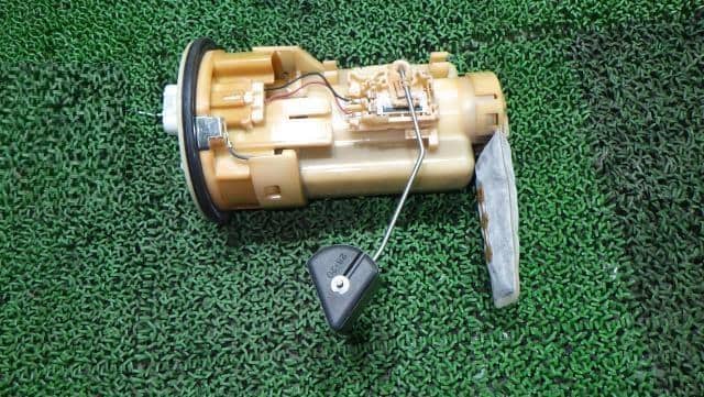[Used]Fuel Pump TOYOTA Voxy 2008 DBA-ZRR70W 2322128290 - BE FORWARD ...