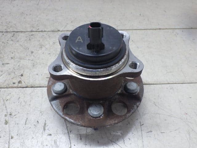 [Used]Rear Wheel Hub TOYOTA 2020 3BA-ZRE212W 4245012210 - BE FORWARD ...