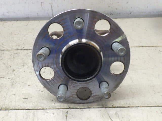 [Used]Rear Wheel Hub TOYOTA 2020 3BA-ZRE212W 4245012210 - BE FORWARD ...