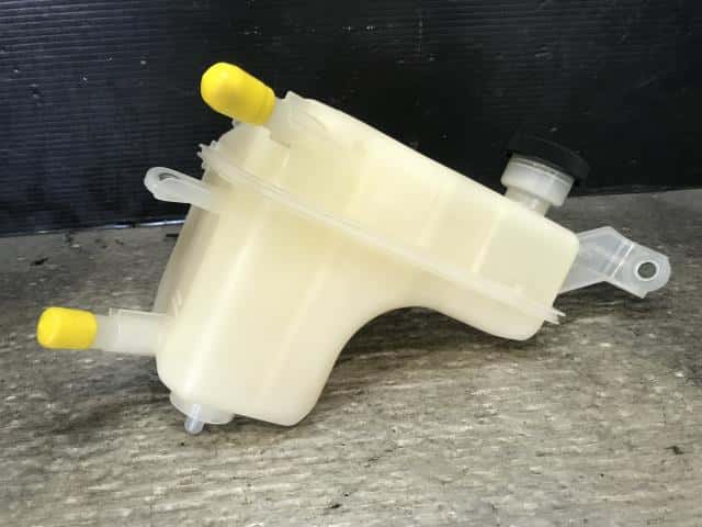 [Used]Coolant Tank TOYOTA Prius Alpha 2011 DAA-ZVW41W 1648028080 - BE ...