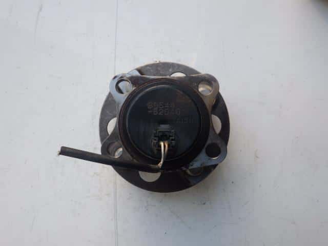 [ebay][Used]Rear Wheel Hub TOYOTA Aqua 2014 DAA-NHP10 4245052060 - BE ...