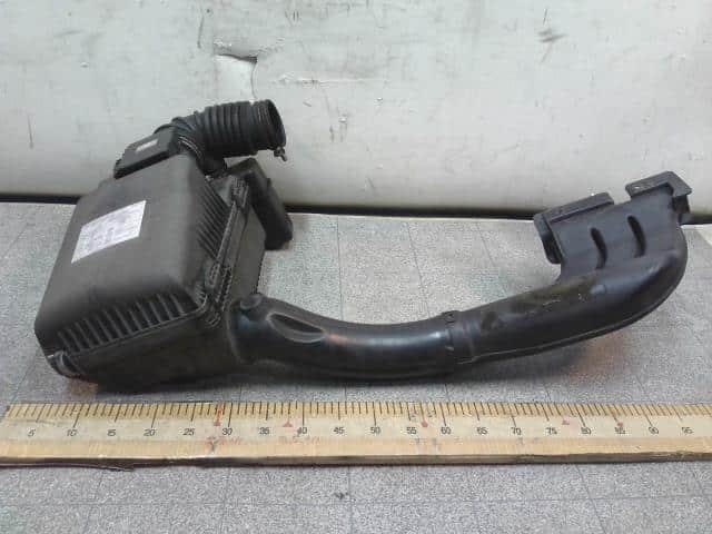 [Used]Air Cleaner Assembly MITSUBISHI Pajero 2001 TA-V75W MR404844 - BE ...