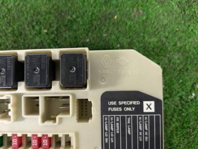 [Used]Fuse Box NISSAN Tiida Latio 2008 DBA-SC11 284B71V10B - BE FORWARD ...