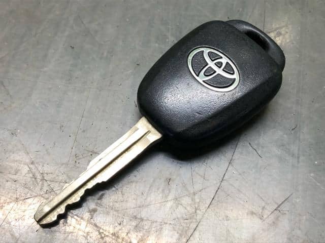 [Used]Keyless Entry Remote Control Key TOYOTA Vitz 2012 DBA-NSP130 - BE ...
