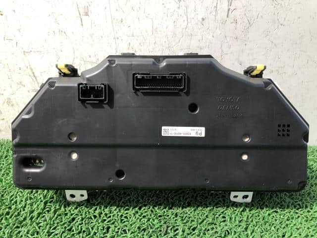 [Used]Speedometer TOYOTA Harrier 2017 DBA-ZSU60W 8380048P90 - BE ...