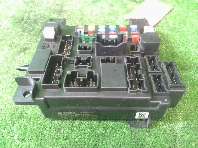 [Used]Fuse Box MITSUBISHI Delica D5 2013 LDA-CV1W 8637A647 - BE FORWARD ...