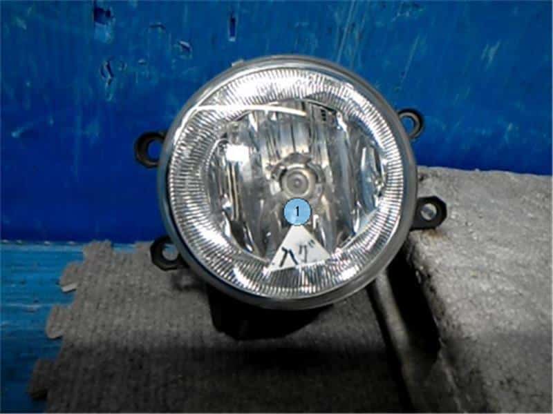 [Used]Left Fog Light TOYOTA Aqua 2013 DAA-NHP10 8122012230 - BE FORWARD ...